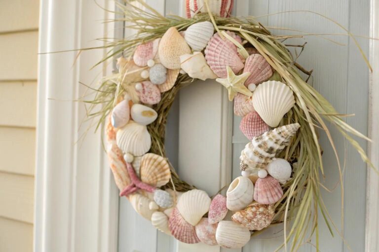18+ Charming Seashell Wreath Craft Ideas