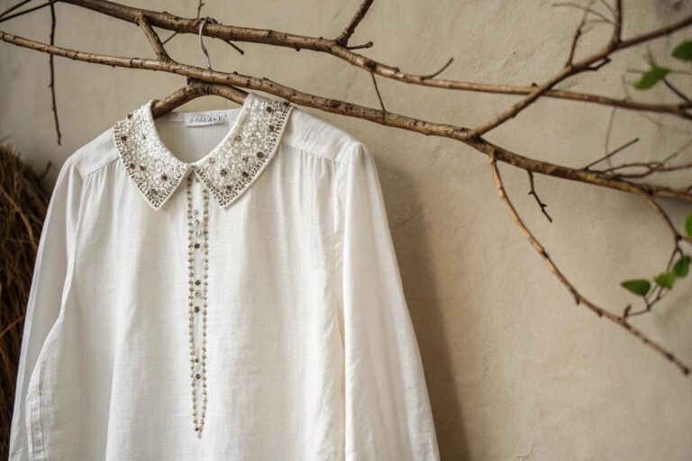 17+ Stunning Rhinestone Ideas for Clothes